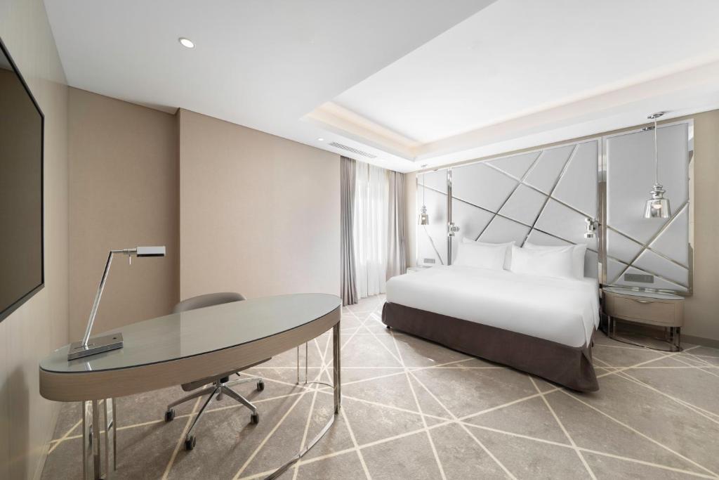 Radisson Blu Hotel and Convention Center, Riyadh Minhal, Riyadh ...