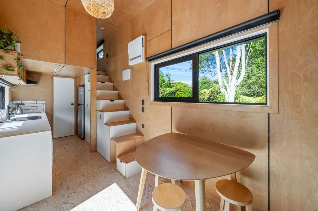 Tinyhome Lakeside Hideaway, Rotorua (updated prices 2025)