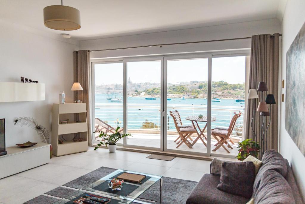 The Strand Luxurious Seafront Apartment, Sliema (updated prices 2025)