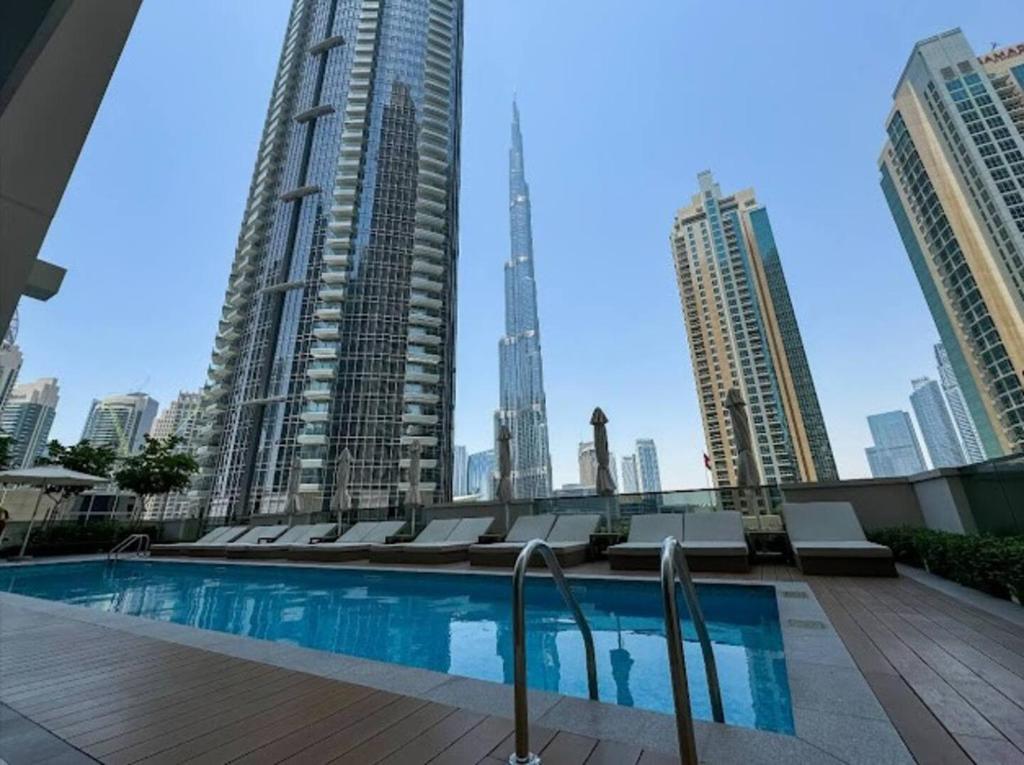 Lux Apartment, ACT One, 7 Min to Burj Khalifa, Dubai (updated prices 2025)