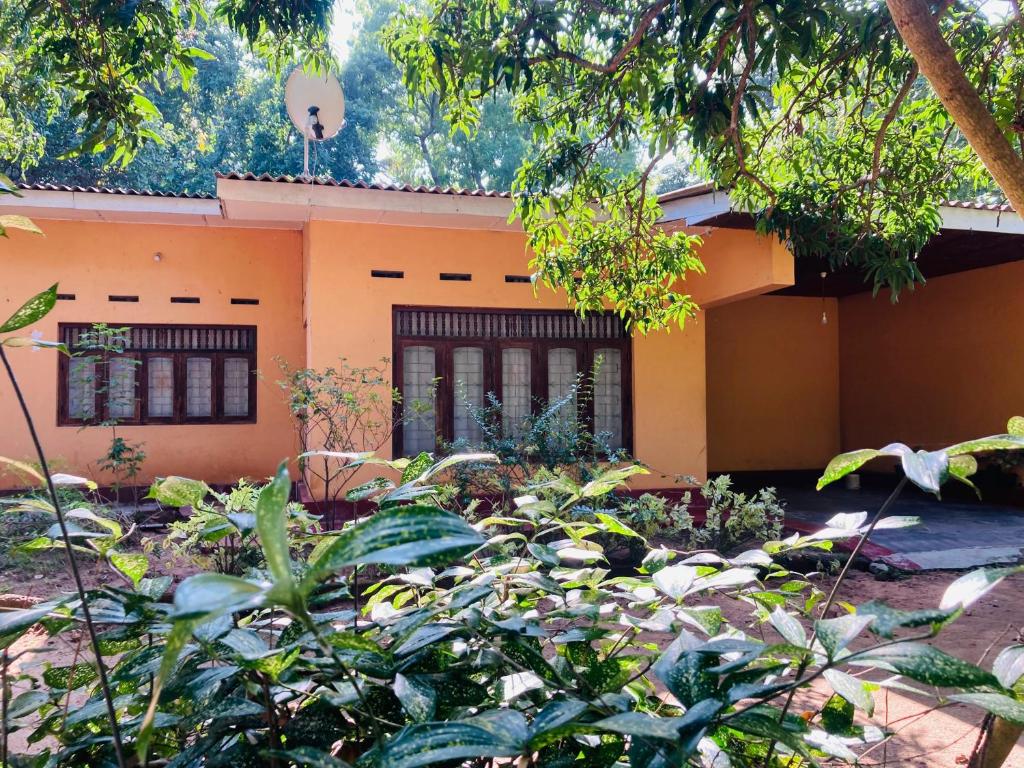 SKR Holiday Home, Anuradhapura (updated prices 2025)
