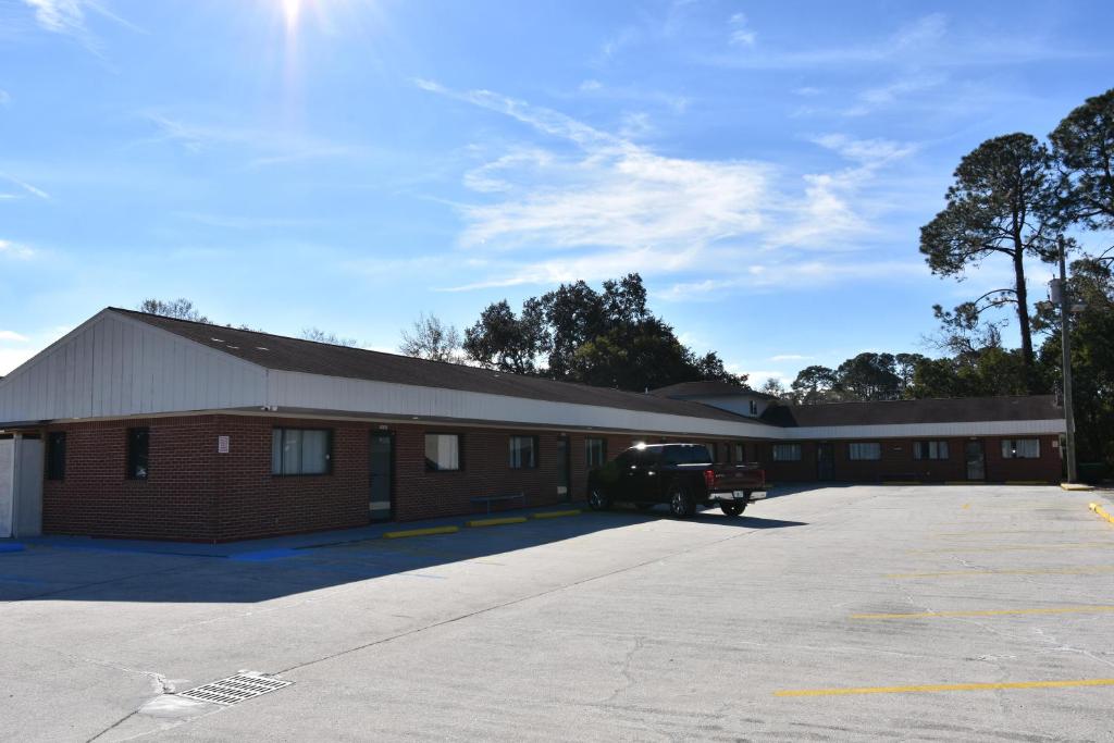 Shreeji Swami LLC, Saint Marys (updated prices 2025)