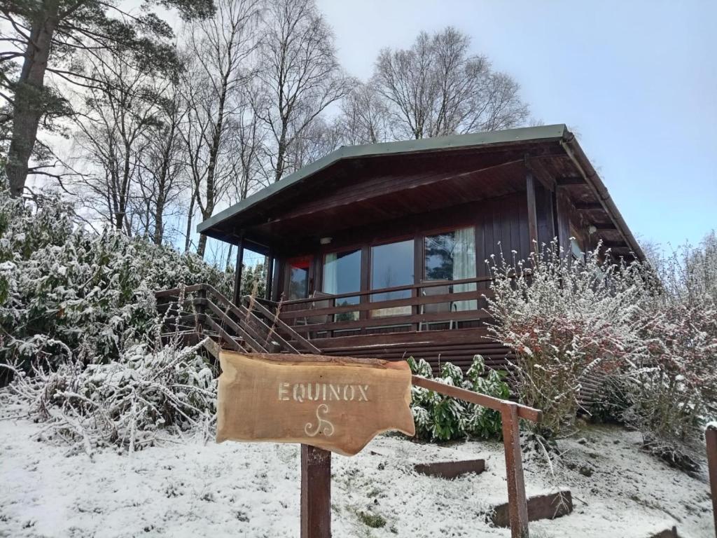 Equinox Cabin, Torlundy (updated prices 2025)