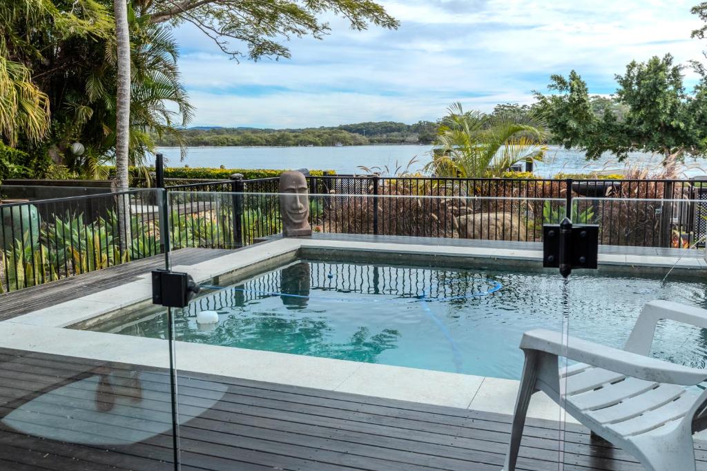 Pearl Cottage - Stunning River Front Cottage with Pool, Dunbogan ...
