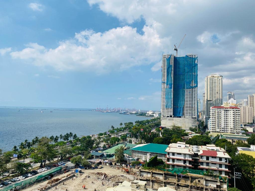 Baywatch tower 1604, Manila (updated prices 2025)