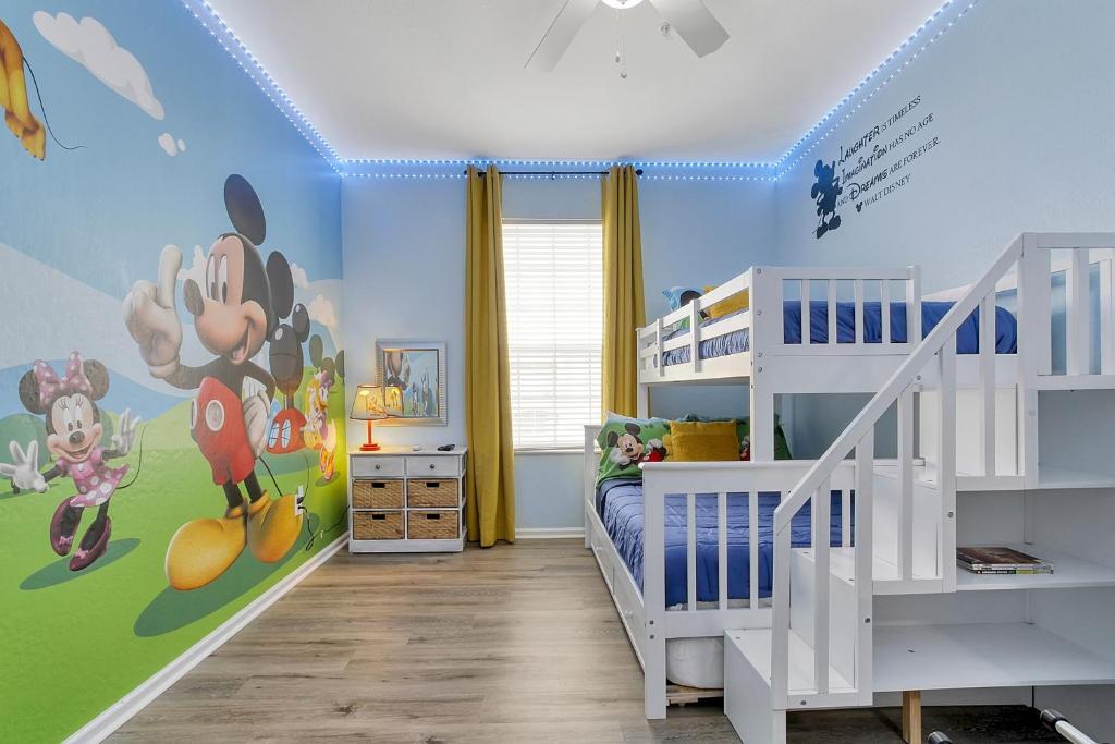 The Perch-2 Miles from Disney, Movie Theatre & Water Park, Orlando ...