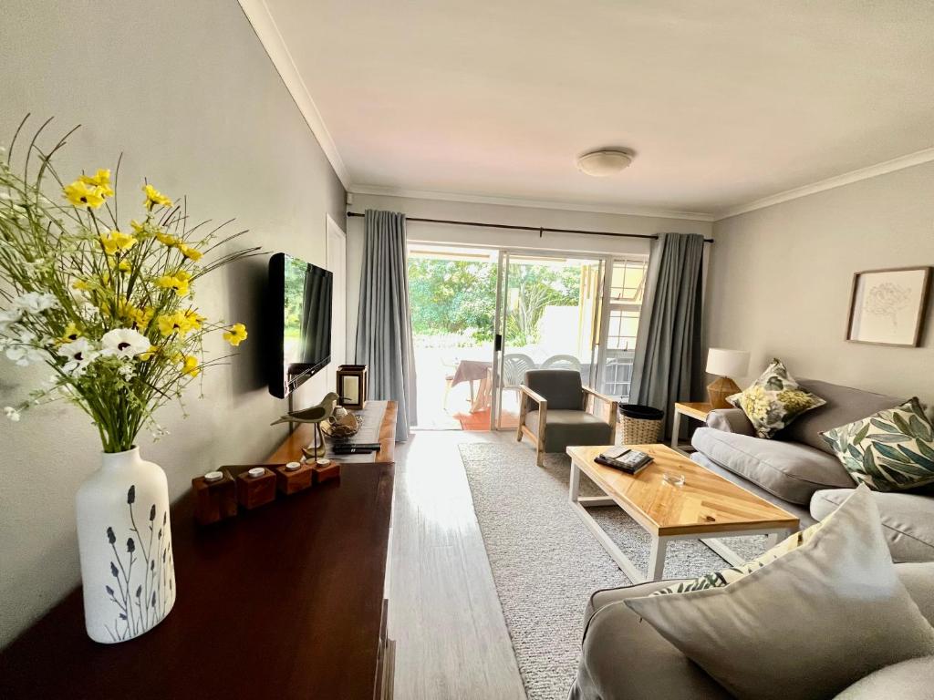 LL1 Goose Valley, Ground Floor Furnished Apartment, Plettenberg Bay ...