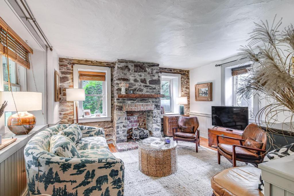 Steps to Delaware Canal Enchanting Stone Cottage!, Kintnersville ...