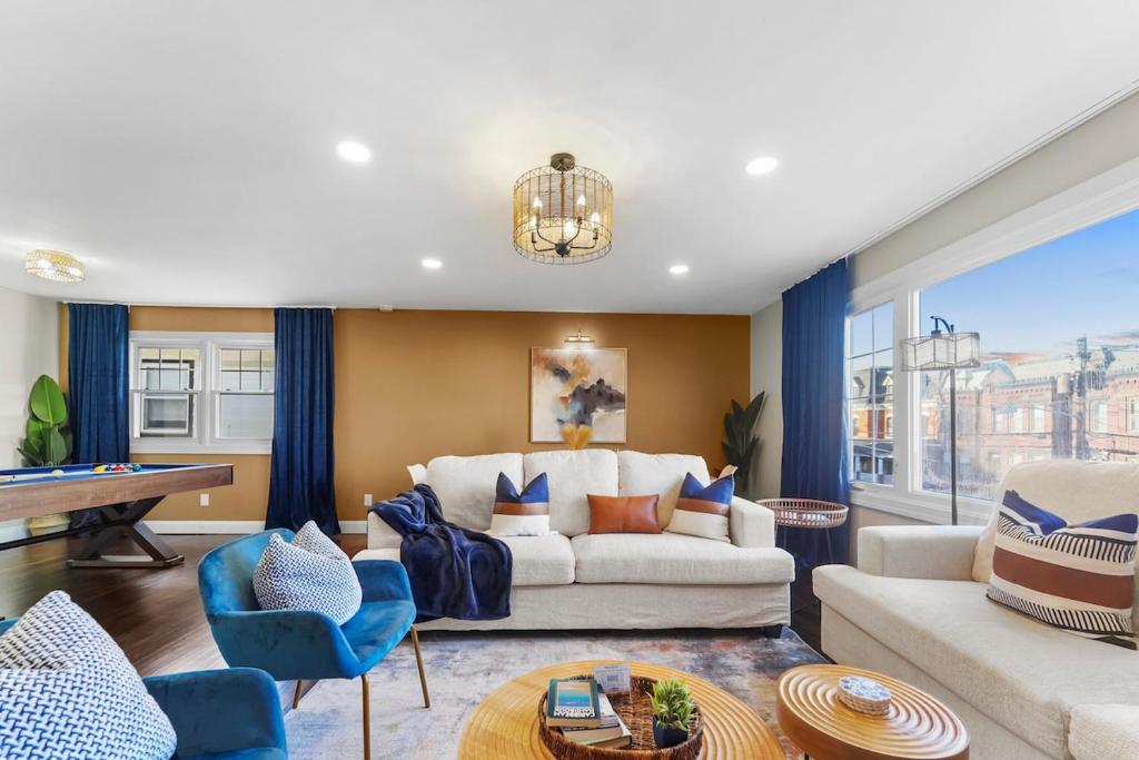 Train 2min walk, Free Parking, Pool Table, NYC 30min, Bayonne (updated ...