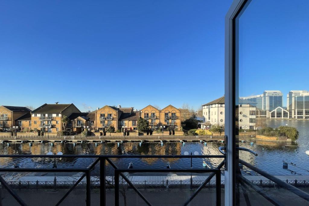 Clippers Quay Loft at Canary Wharf, London (updated prices 2026)