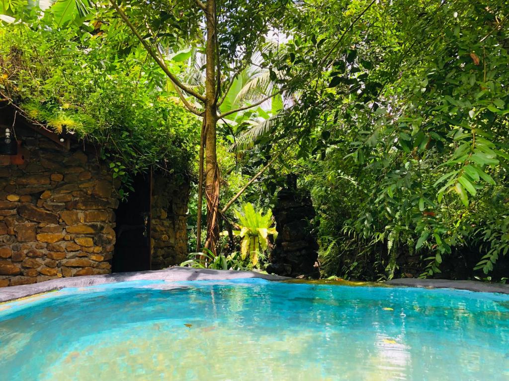 Villa rock by earth house, Matugama (updated prices 2025)