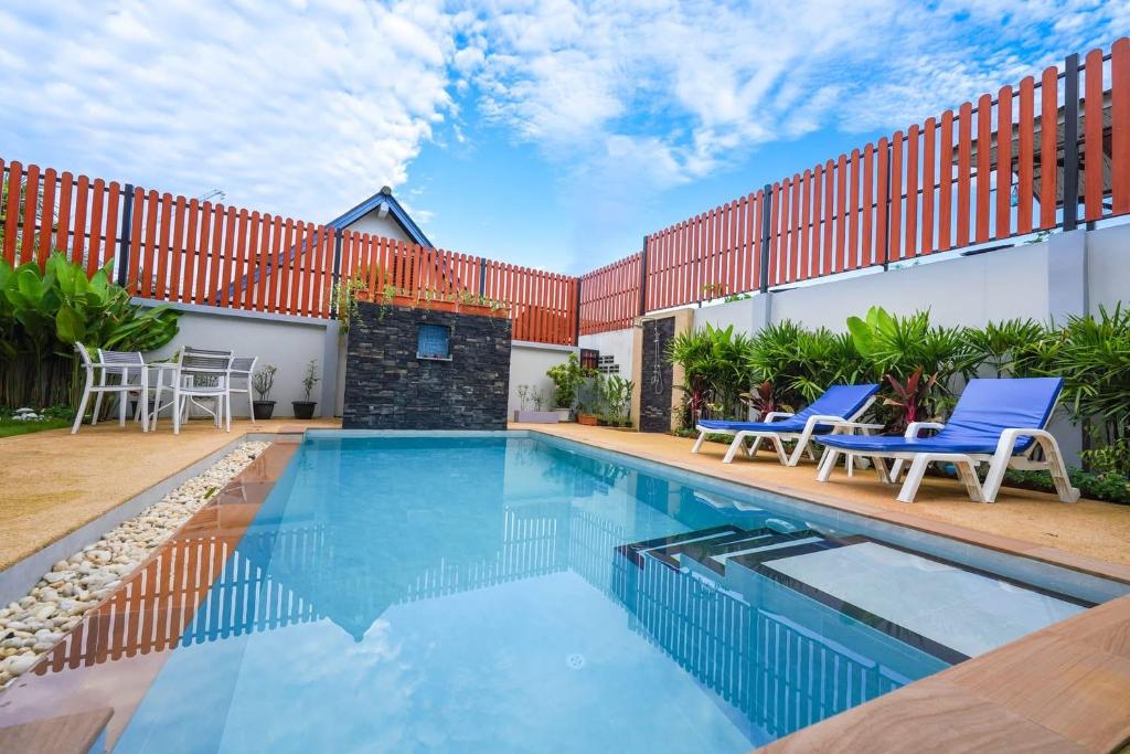 Bangtao villa, Ban Thalat Choeng Thale (updated prices 2025)