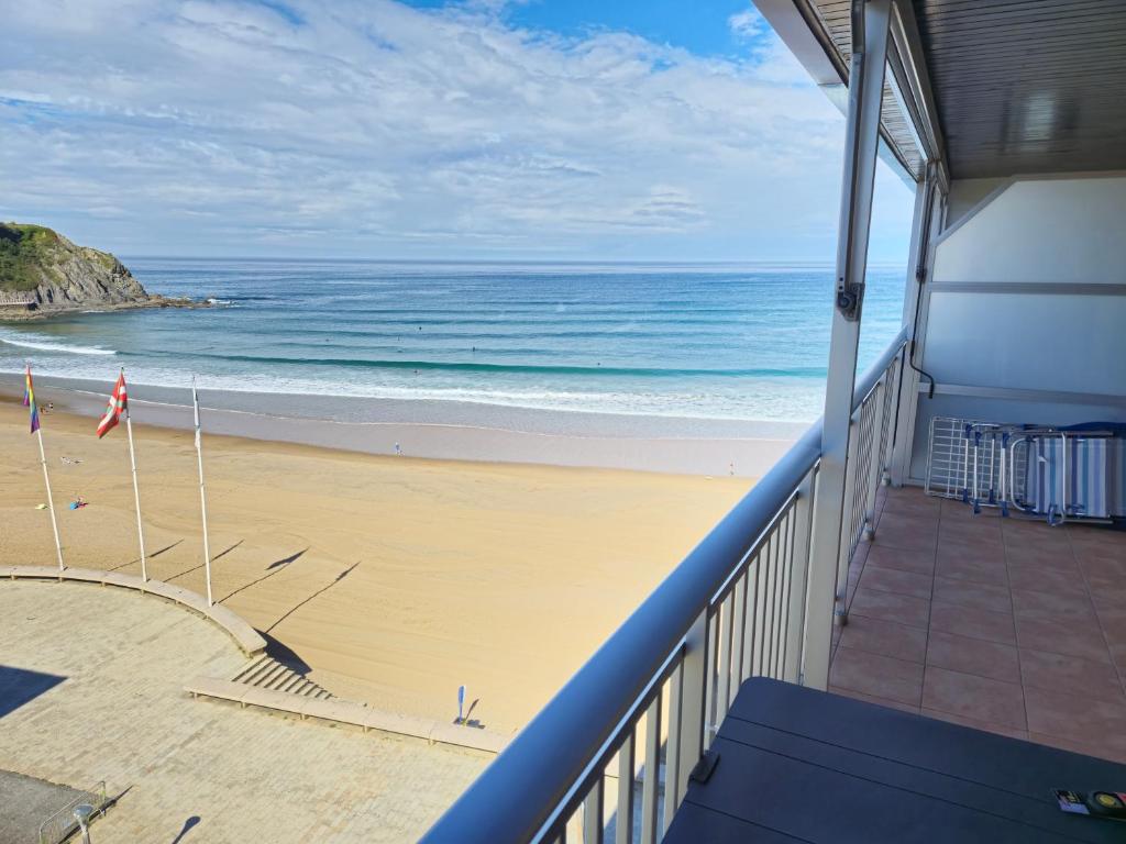 Apto en 1ª linea de playa, Bakio, Bakio (updated prices 2025)