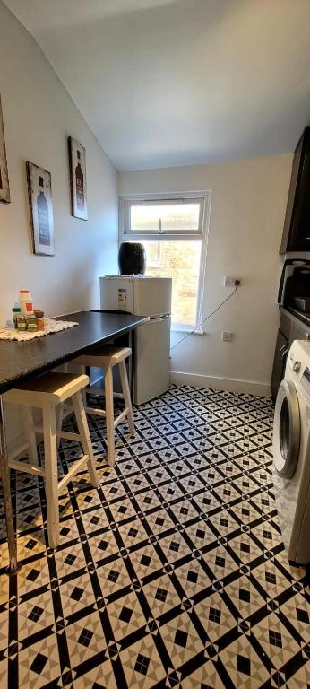 Willesden House, London (updated prices 2025)