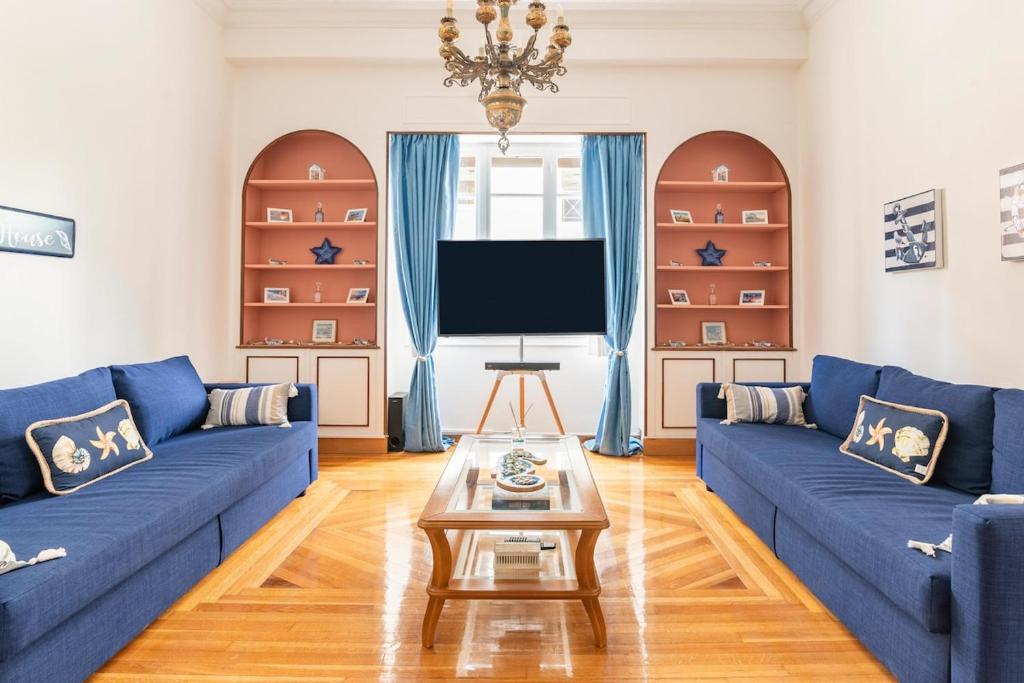 Nautical vintage apt Avdi Square near Acropolis and Parking, Athens ...