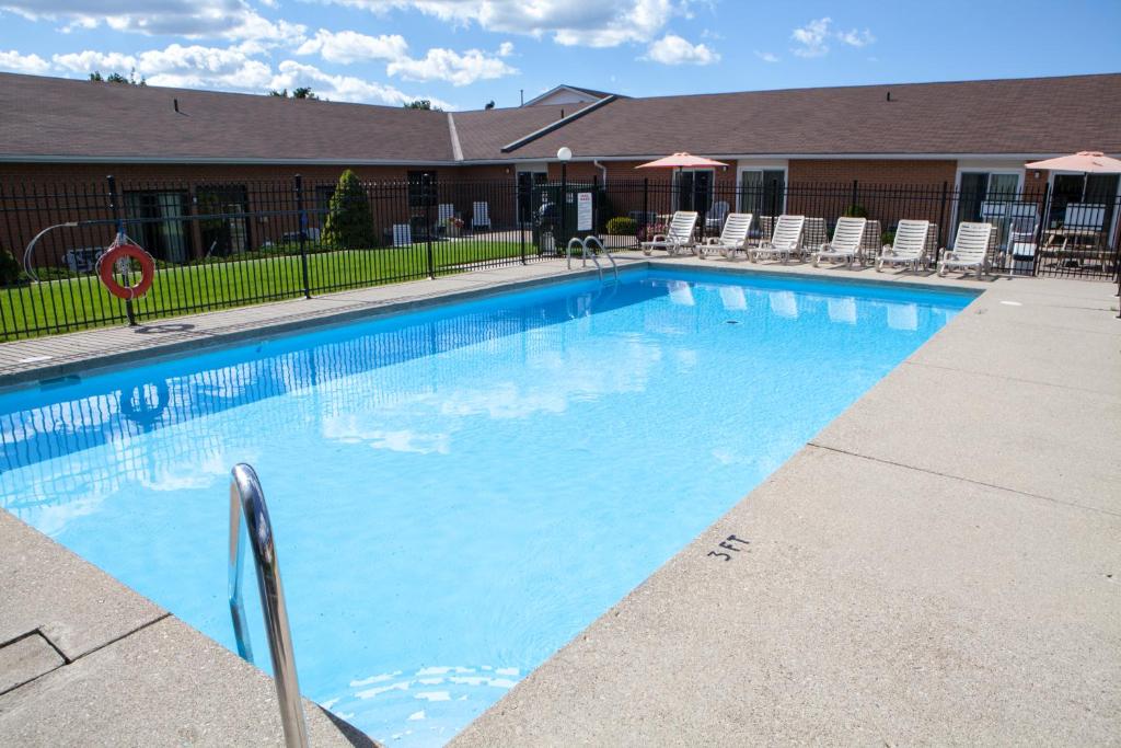 Super 8 by Wyndham Port Elgin, Порт-Элджин - обновленные цены 2023 года