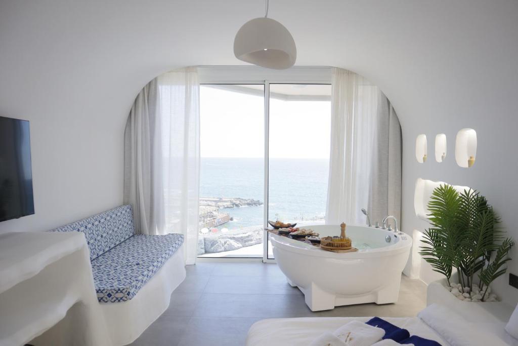 Aqualand Hotel & Resort, Batroûn (updated prices 2026)