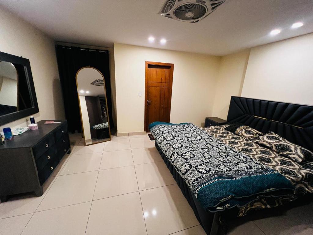 Cozy 2 bed apartment, Islamabad (updated prices 2025)