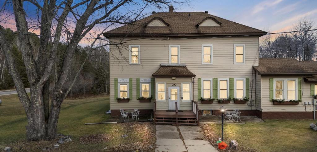 The Vermilion Park Inn, Tower (updated prices 2026)