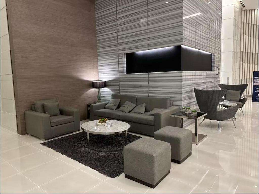Luxury in the Makati Skyline, Manila (updated prices 2026)