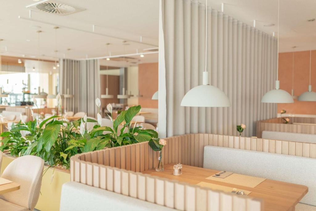 YOTEL Geneva Lake, Founex (updated prices 2025)