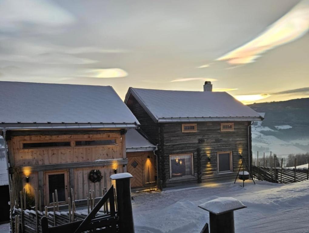 Rudland Gård - Unik gårdsovernatting i stabbur fra 1750, Sør-Fron ...