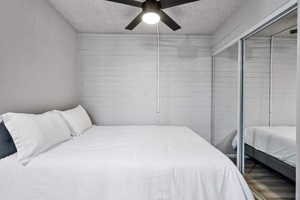 Modern 1B1B Studio Oasis in Old Town, Scottsdale (updated prices 2025)