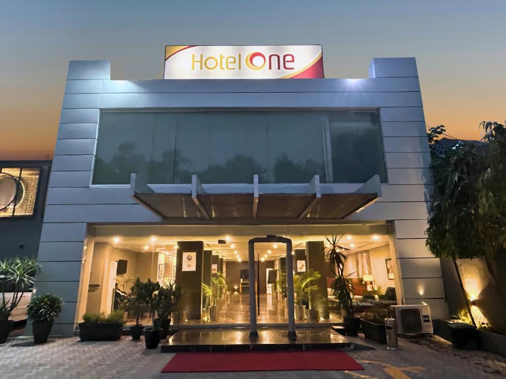 Hotel One The Mall, Lahore, Lahore (updated prices 2026)
