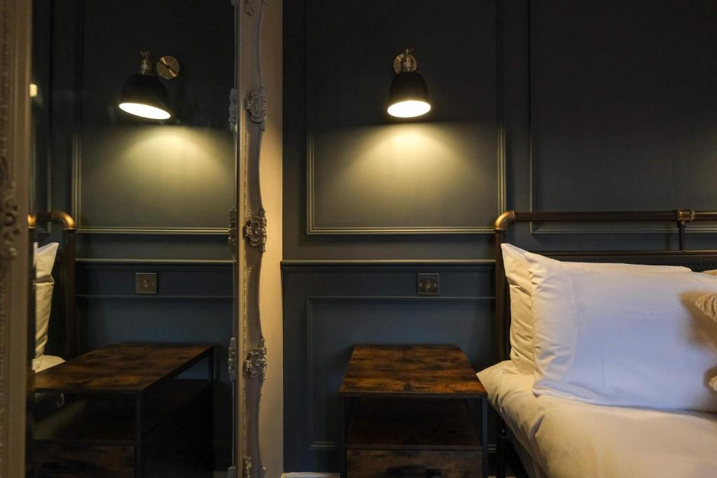 The Willow - Studio 31, Bristol (updated prices 2025)