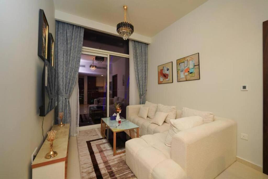 Brown Stone -Canal View Vera II, Dubai (updated prices 2025)