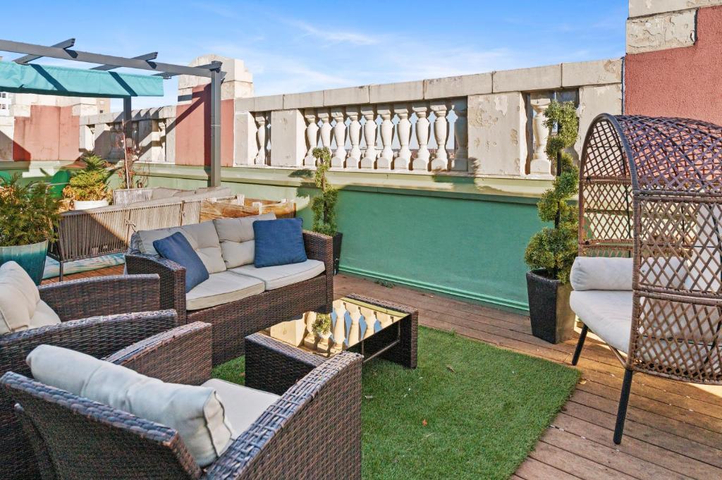 Downtown Louisville-Ideal Central Location- Rooftop Patio-Free Parking ...