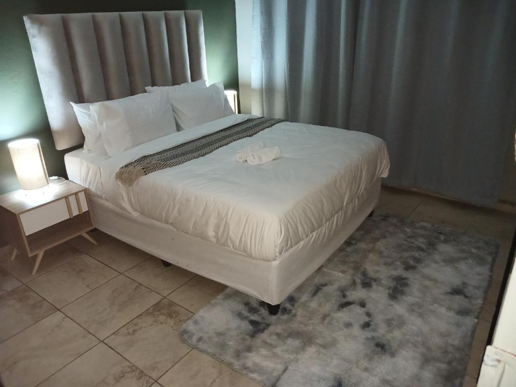 Waterfall Deluxe, Rustenburg (updated prices 2025)