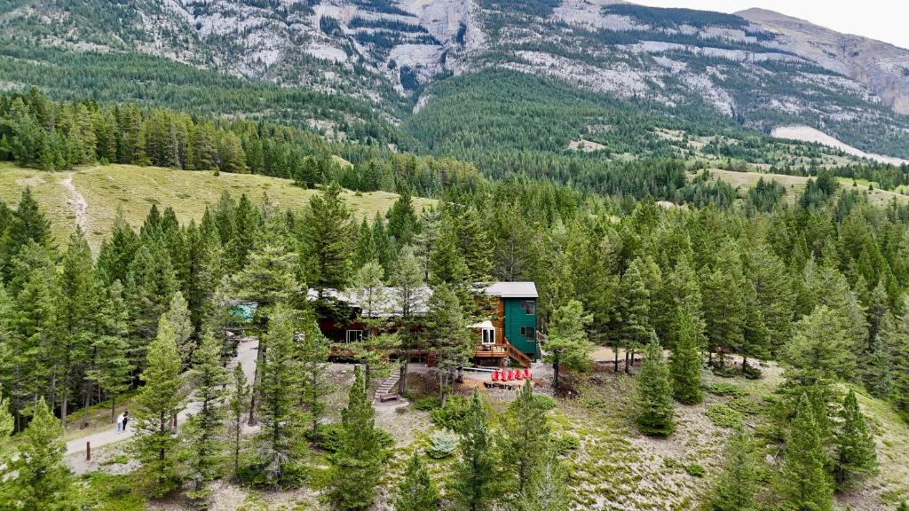 Canmore Alpine Hostel - Alpine Club of Canada, Canmore (updated prices ...