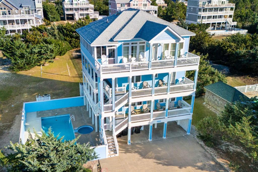 Frolic Inn OBX - Semi Soundfront Retreat, Pool, Hot Tub, Boat Ramp ...