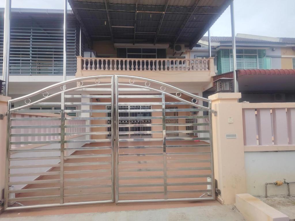 Melor House, Bukit Gambir (updated prices 2025)