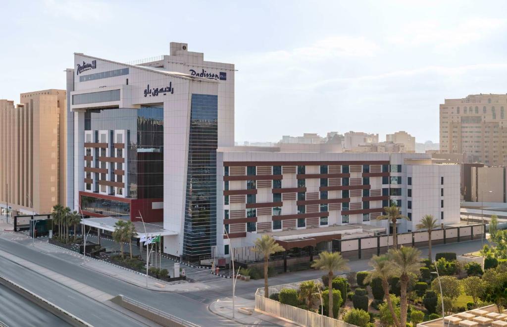 Radisson Blu Hotel and Convention Center, Riyadh Minhal, Riyadh ...
