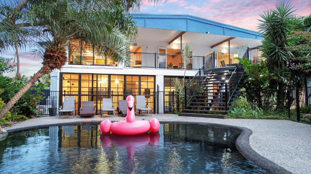 Tropical Grove, Palm Cove (updated prices 2025)