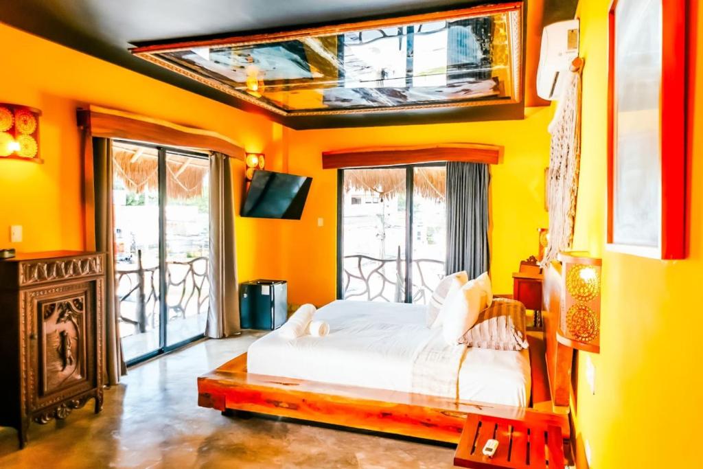 Your Stylish Tulum Retreat-Corner Balcony-King Bed, Tulum (precios ...