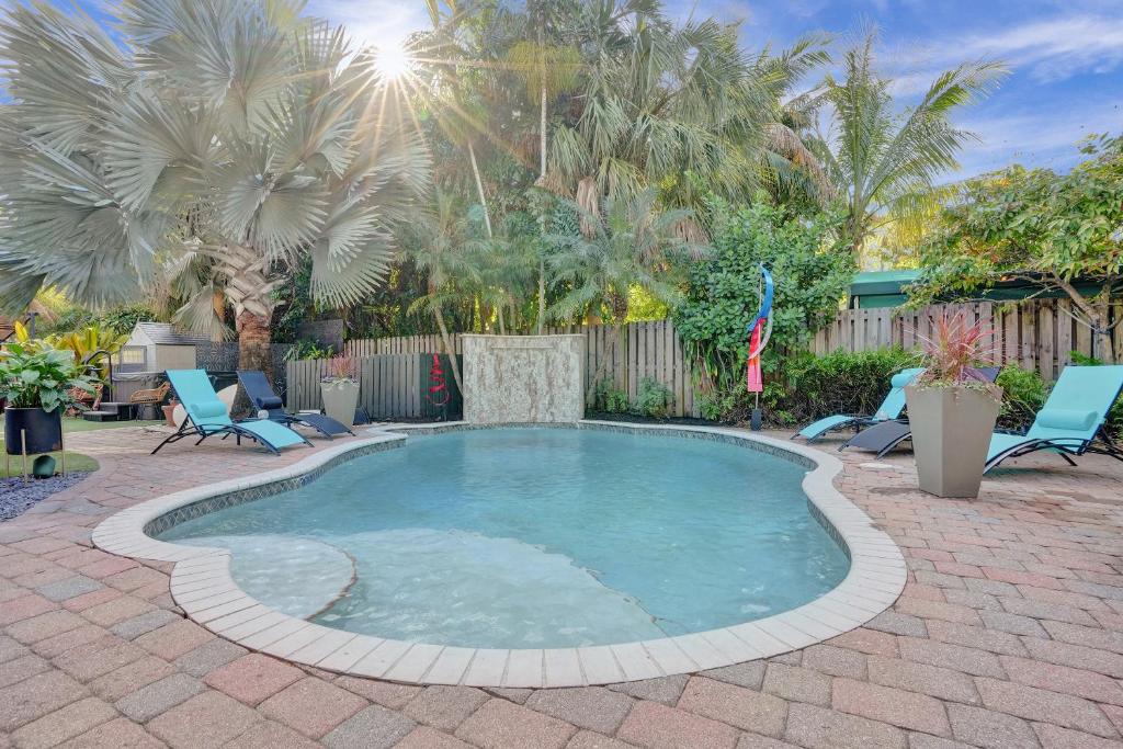 Kiki 4 - Men's Clothing optional Guest Houses, Fort Lauderdale (updated ...