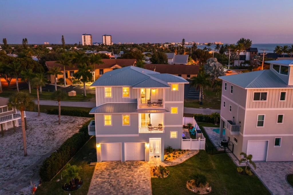 Anchors Away - Pool Home Across Street from Beach with Private Access ...