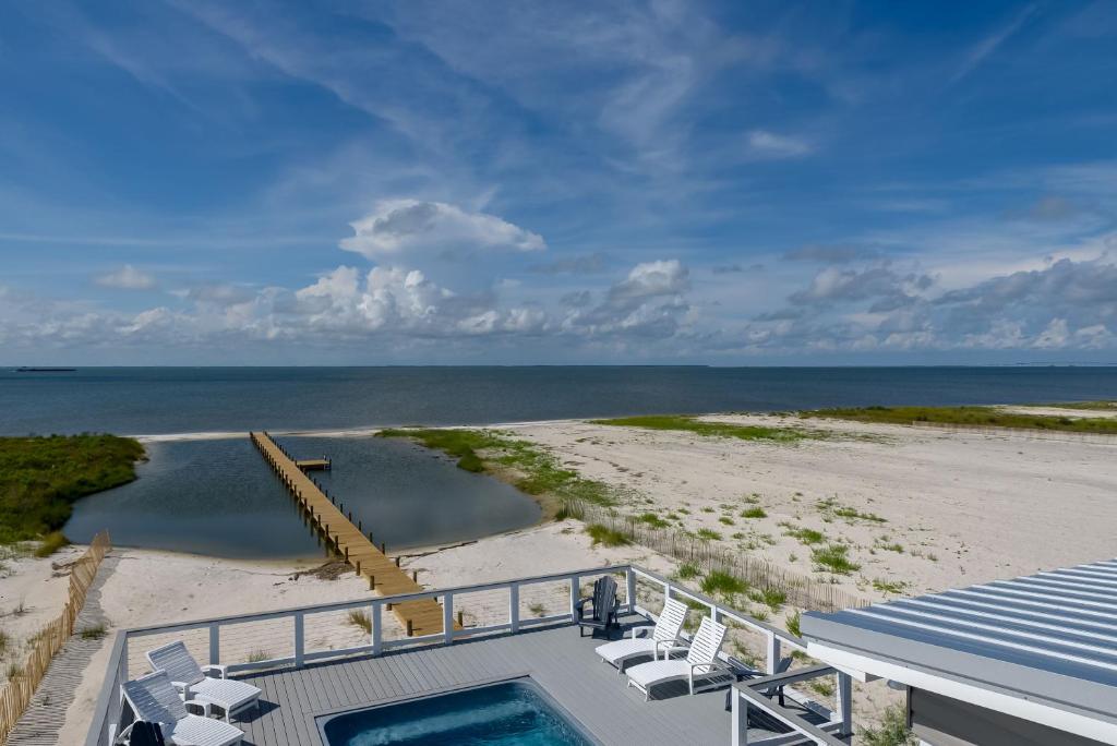 Bout Time, Dauphin Island (updated prices 2026)