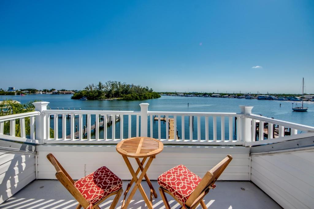 937 Prescott, Fort Myers Beach (updated prices 2025)