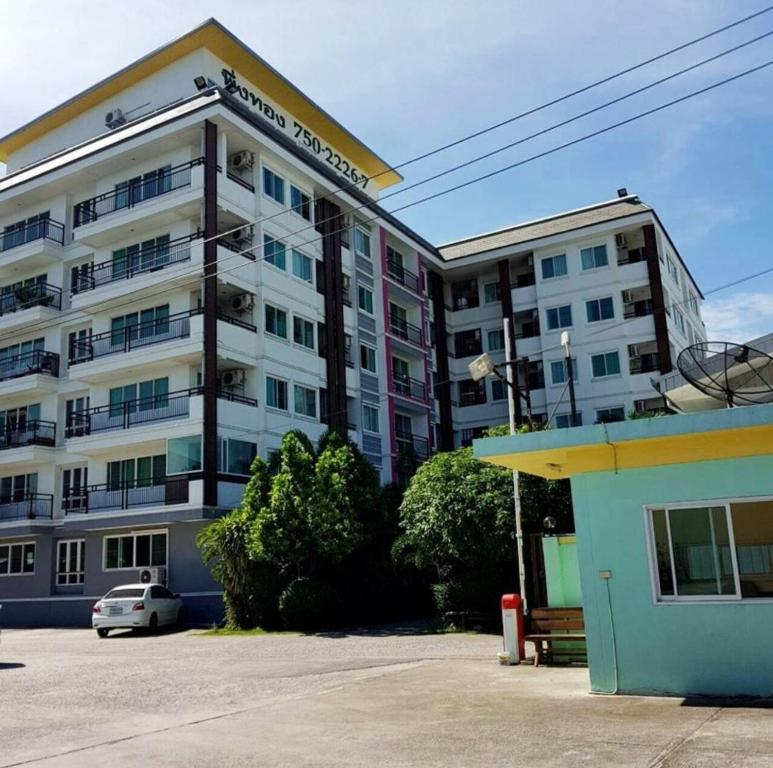 Puingtong Building Mega Bangna, Ban Bang Kaeo Yai (updated prices 2025)
