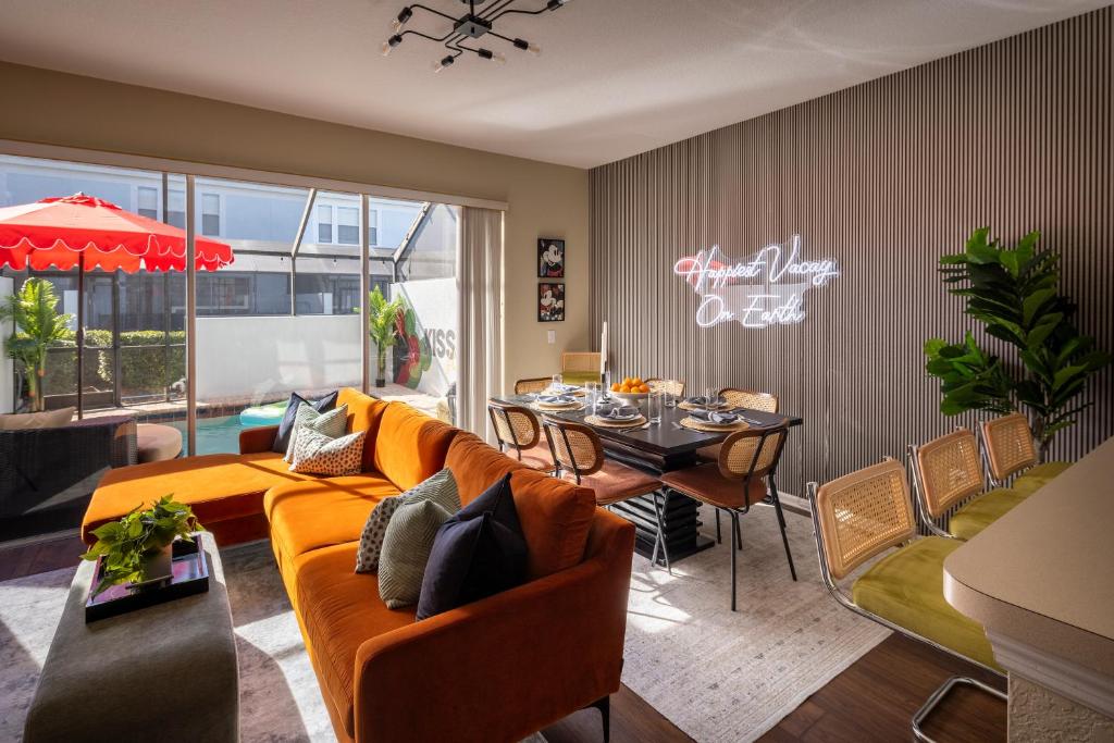 Magical Getaway Close to Disney with Heated Pool, Orlando ...