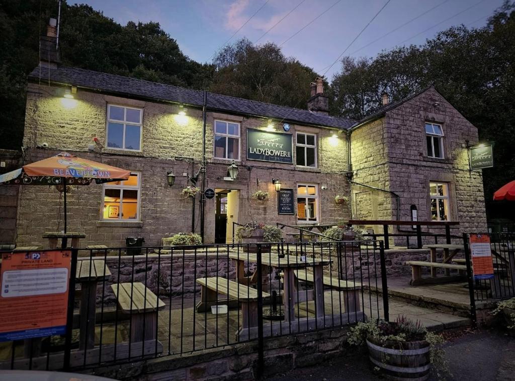 The Ladybower Inn, Bamford (updated prices 2026)