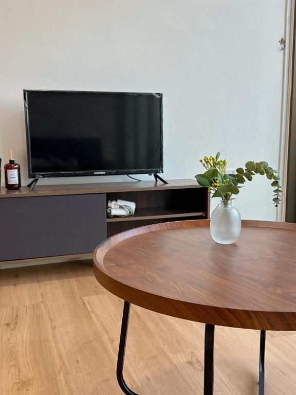 23 - Greenery Lake View Suite at Mount Austin, JB, Johor Bahru (updated prices 2025)