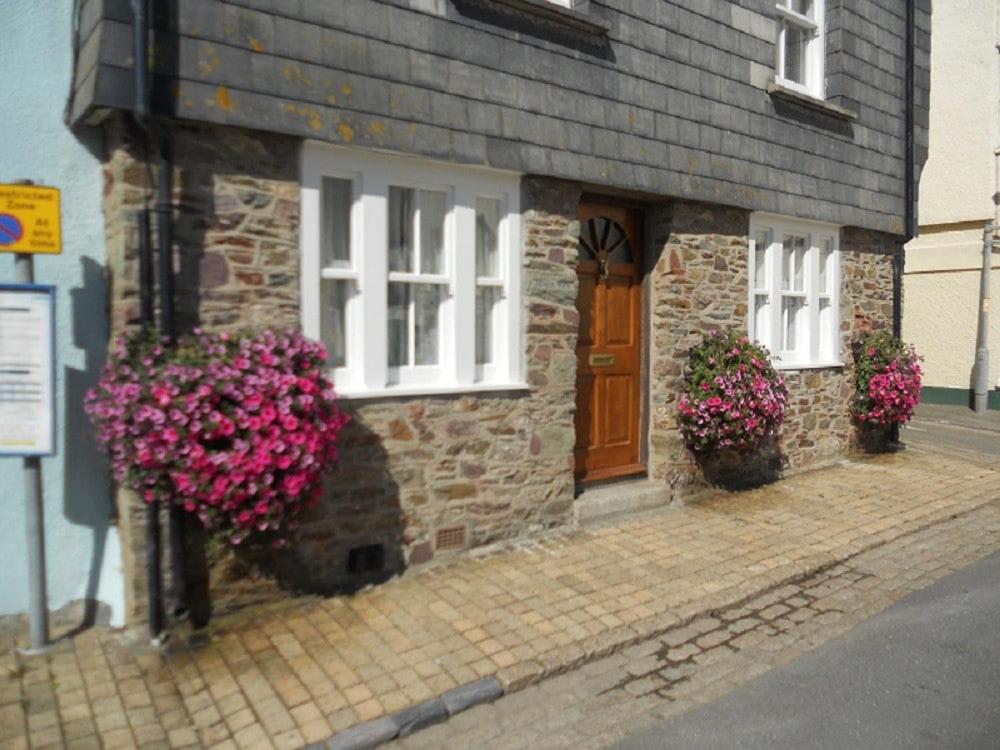 Beach Way, Cawsand (updated prices 2025)