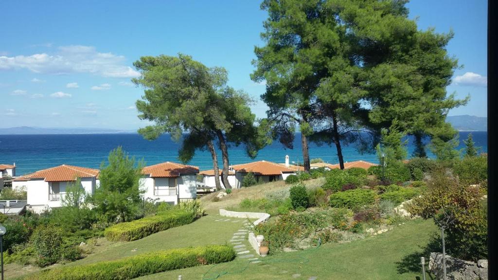 Deluxe Villa next to the sea Amazing view, Hanioti (updated prices 2026)