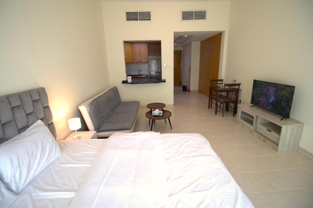 DRUVYA HOLIDAY HOMES, Bld DG194, Street No,10 Discovery Gardens, Close to Al Furjan Metro 3 ...