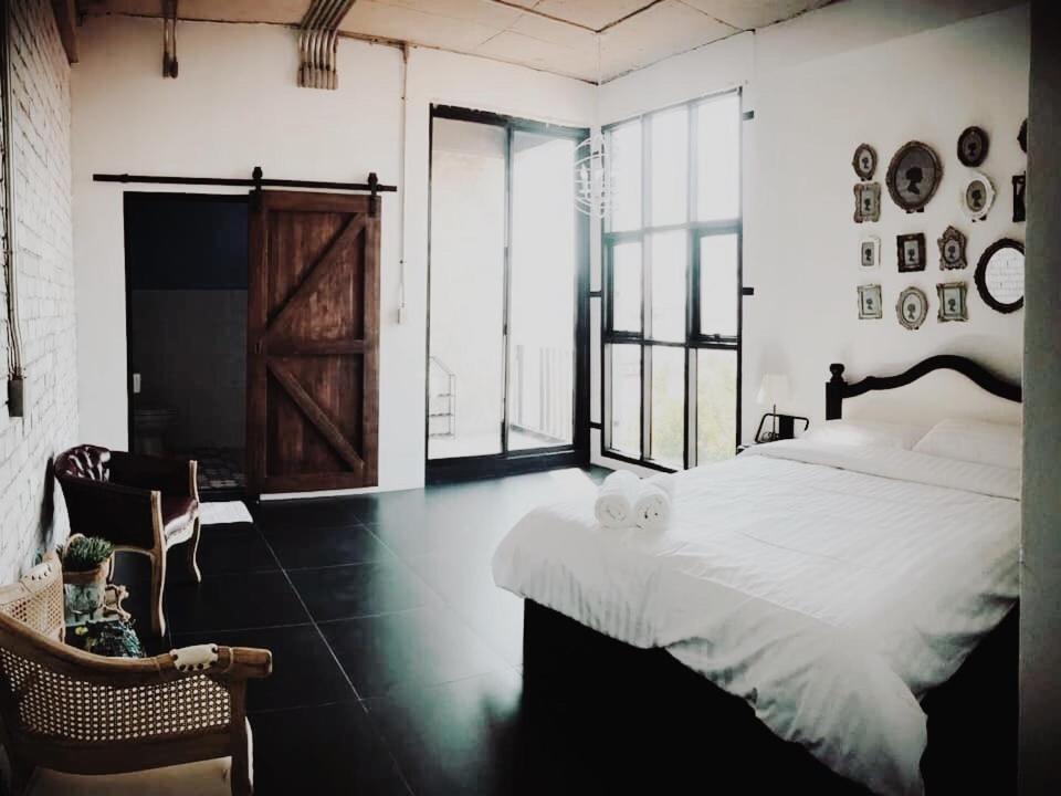 The LOCAL Ari, Bangkok (updated prices 2025)